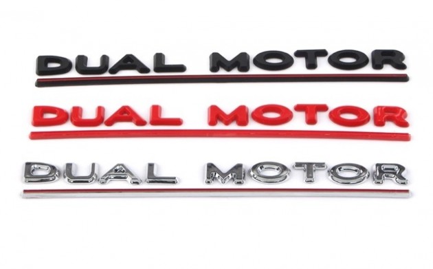 Dual Motor Emblem Tesla | Norsk nettbutikk med tilbehør til Tesla